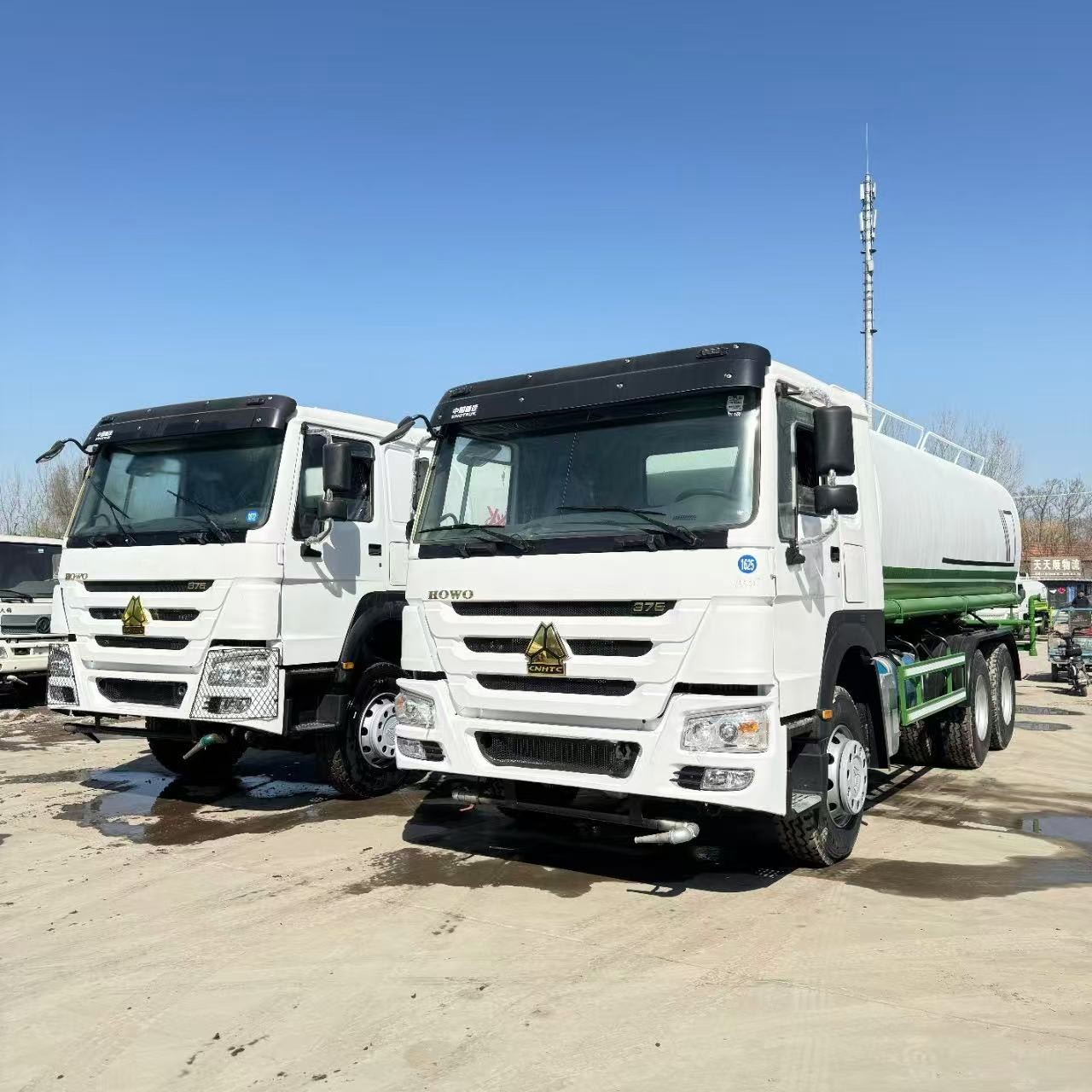 Durable Sinotruk Howo Tractor New model of water tanker with high quality